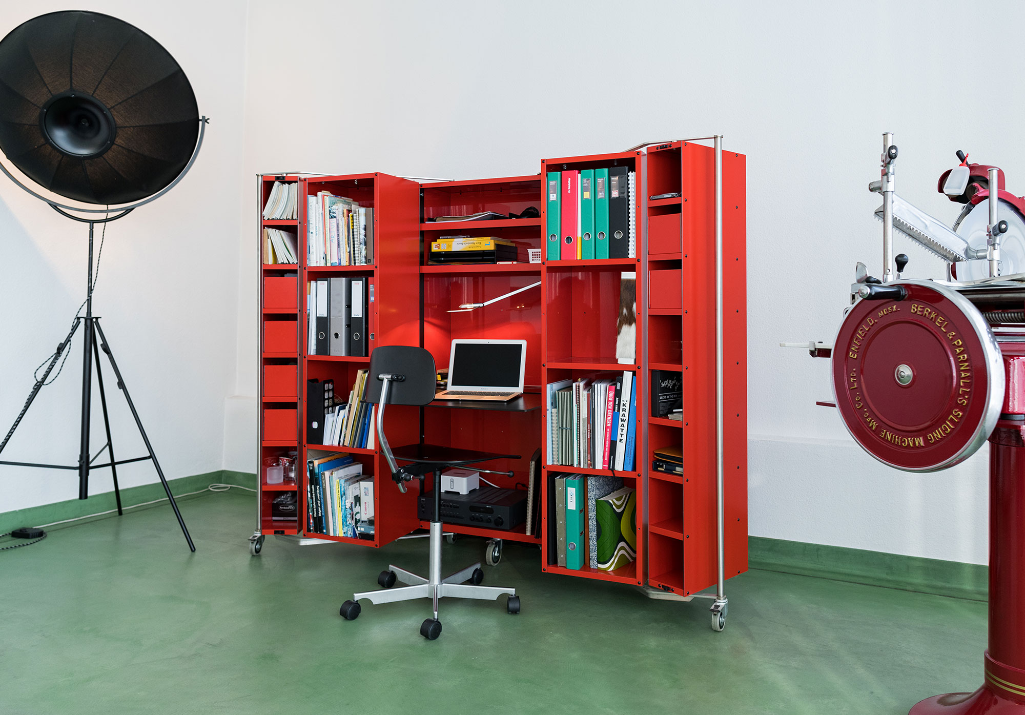 Werkzeug-Schrank 490 - Thut Möbel